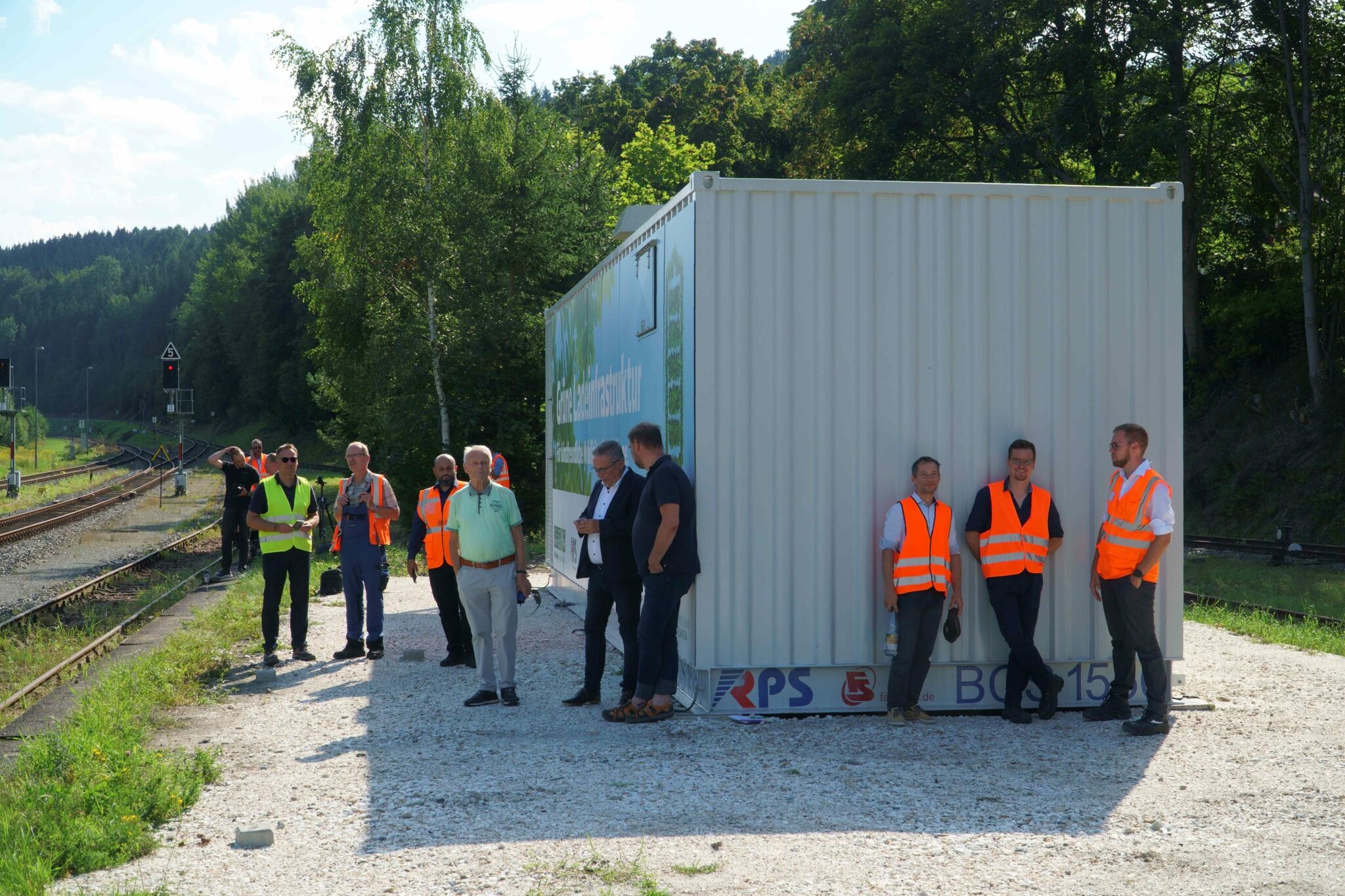 Erste Ankunft des Alstom-Akku-Triebzugs Coradia Continental BEMU an der ...